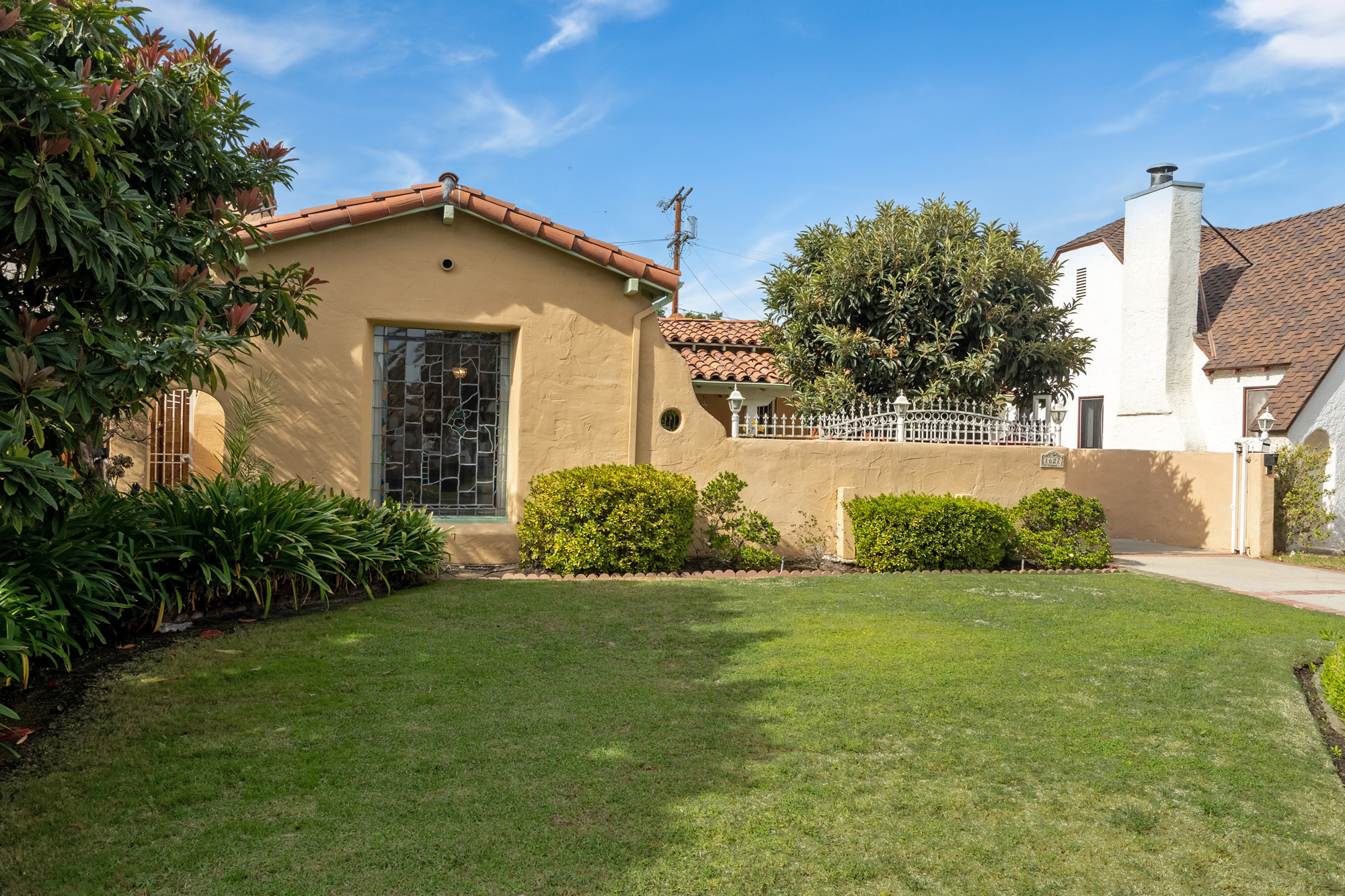 Private gated romantic 1930 Courtyard Spanish in Crestview - Ron Holliman