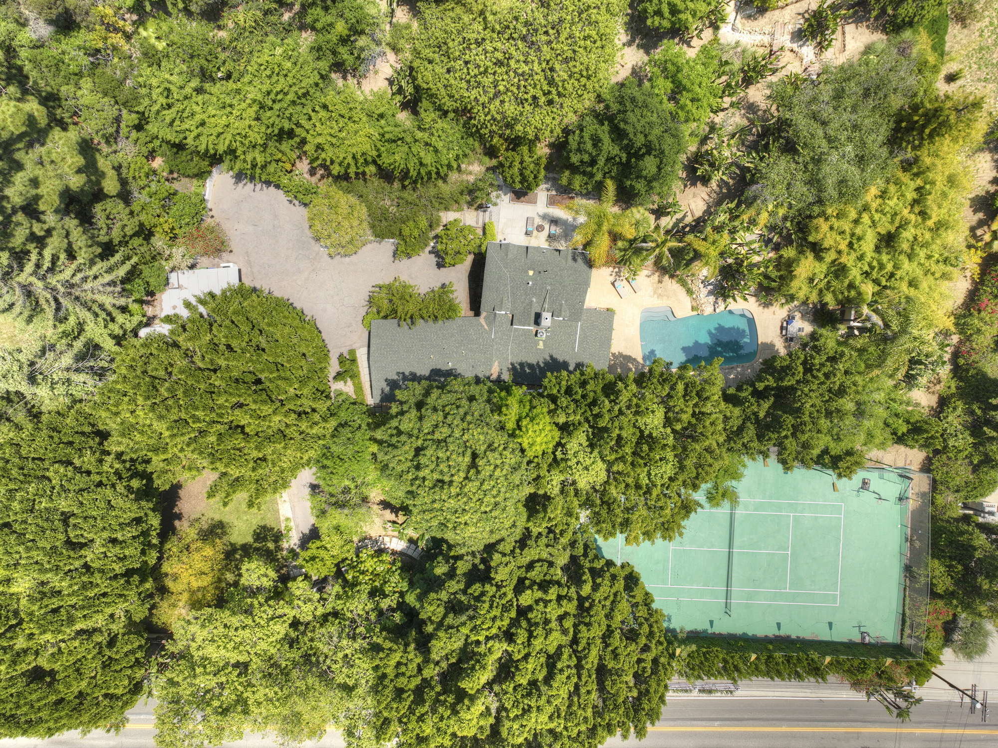 2750 Benedict Canyon Dr BHPO - Ron Holliman